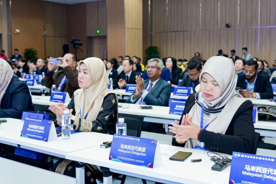 吉隆坡科技大学获殊荣 助推中马产教融合新征程 - Kuala Lumpur University of Science and ...